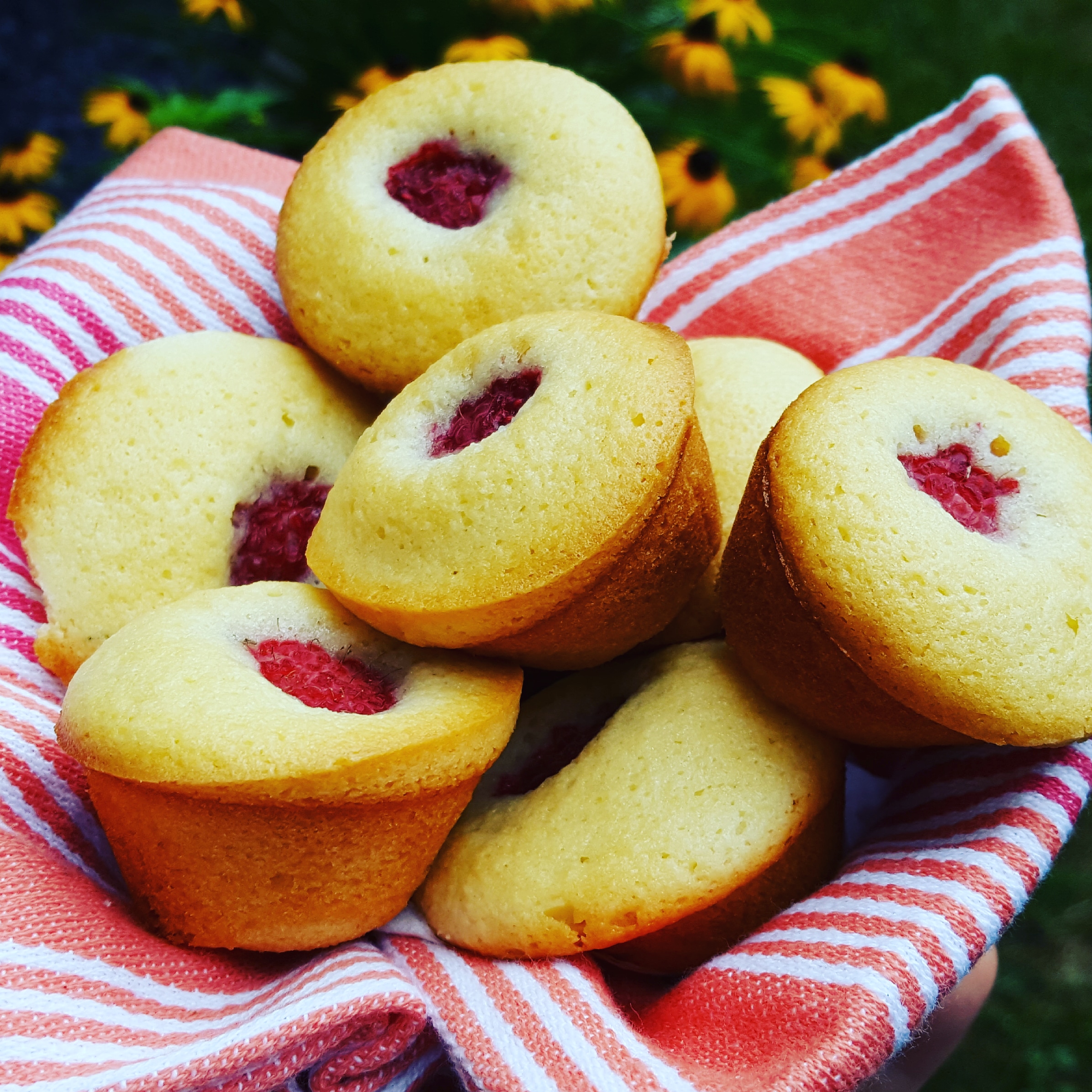 Gâteaux financiers aux amandes et framboises - Les Saveurs de Marie